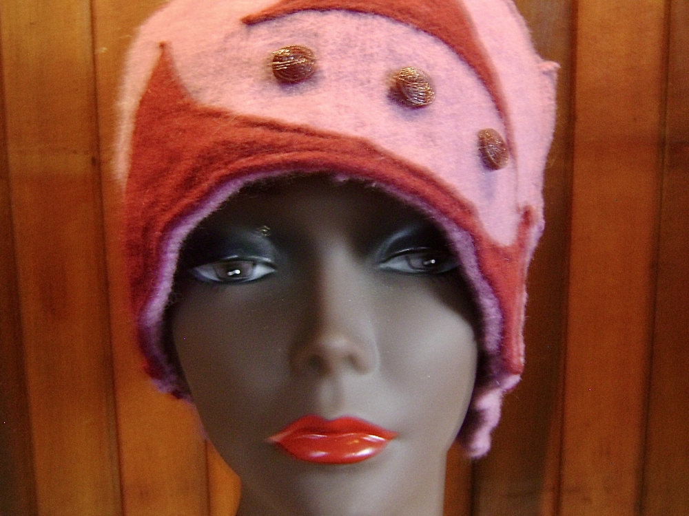 Buttons and a Swirl | *SUSAN*HAT*